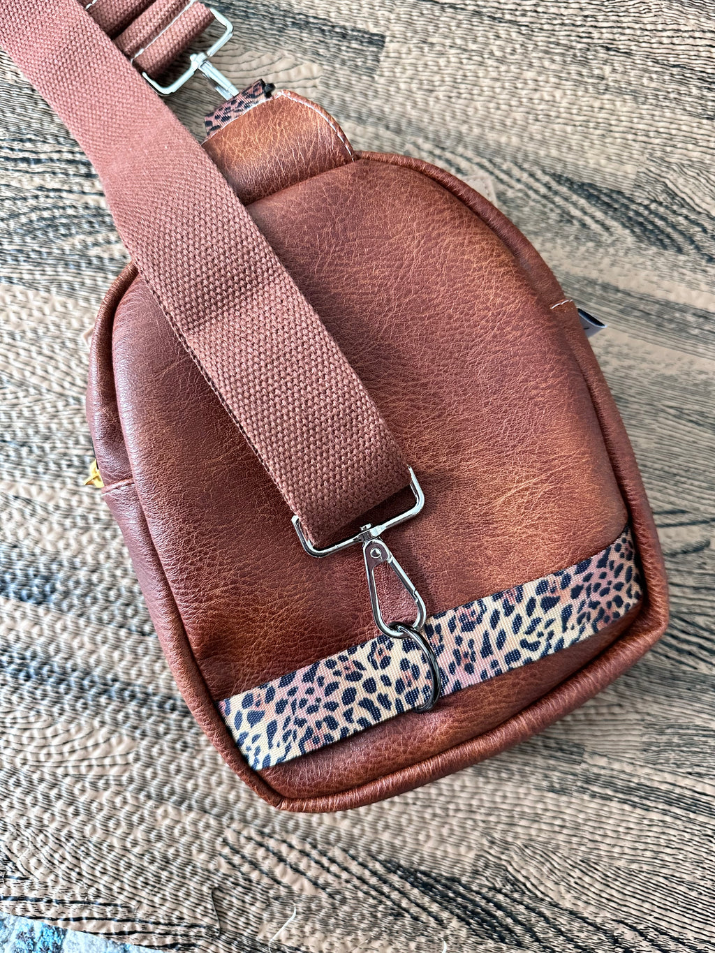 Fox sling bag