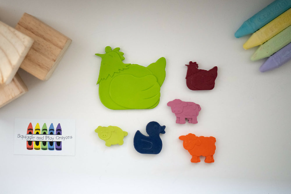 Large Chicken and Farmyard Friends Crayon Pack