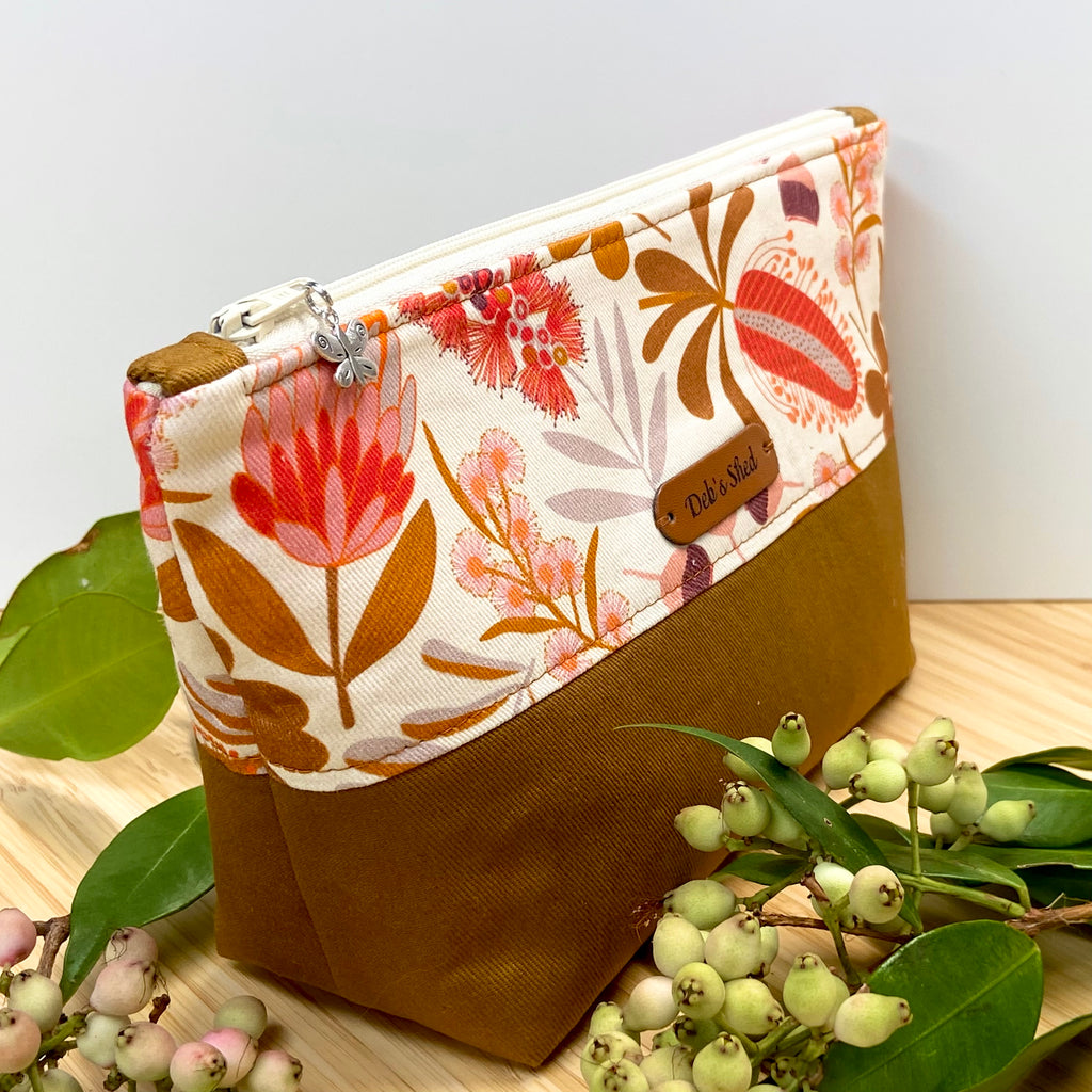 Zipper Pouch – Australian Themed - Tan
